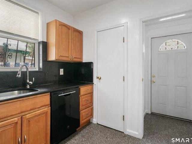 house with 3 bedroom, Bridgeport CT DS104298265