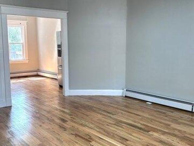 house with 3 bedroom, Bridgeport CT ES104264905
