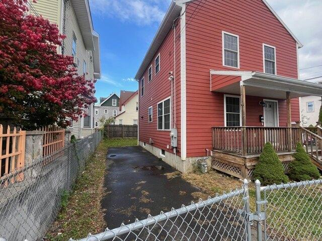 house with 3 bedroom, Bridgeport CT ES104295570