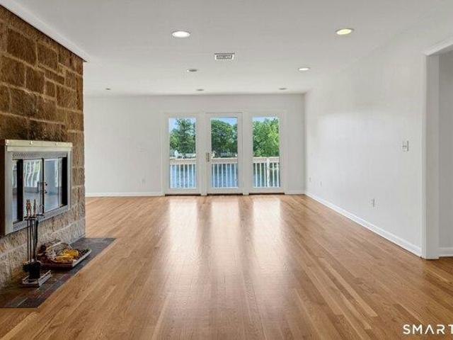 house with 3 bedroom, Bridgeport CT ES104295651