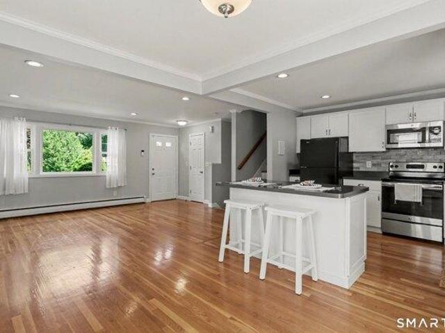 house with 3 bedroom, Bridgeport CT ES104300171