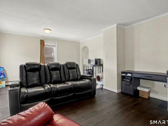 house with 3 bedroom, Bridgeport CT ES105125118