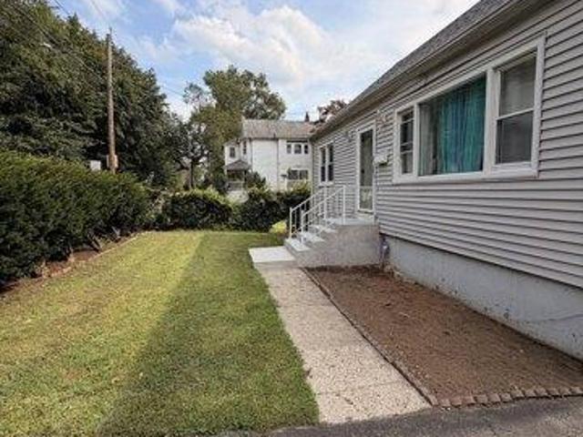house with 3 bedroom, Bridgeport CT ES105158302