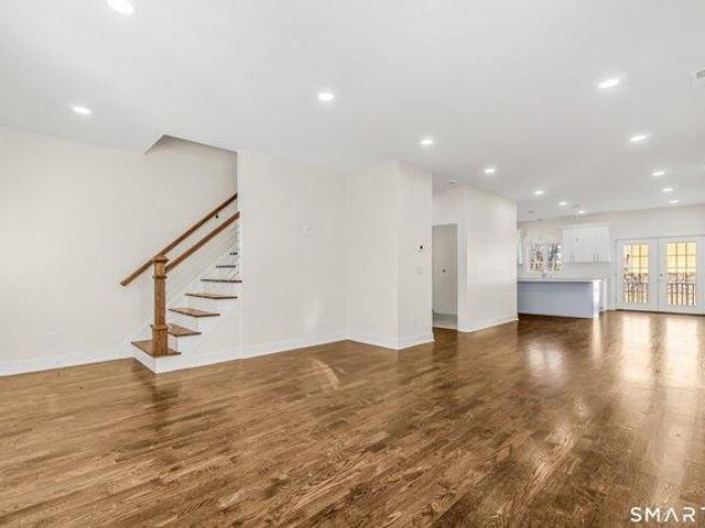 house with 3 bedroom, Bridgeport CT ES105172441
