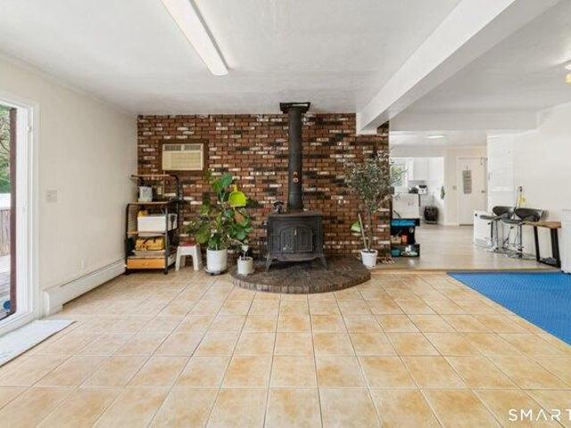 house with 3 bedroom, Bridgeport CT ES105191846