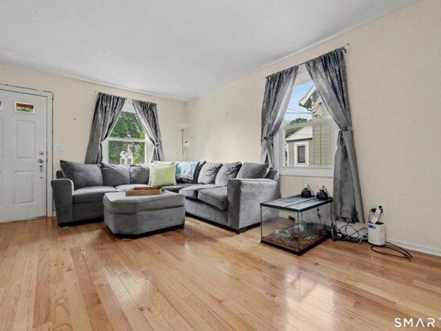 house with 3 bedroom, Bridgeport CT ES103435663