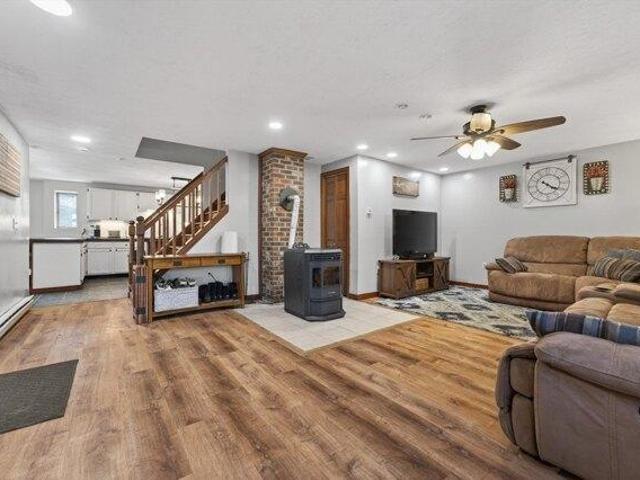 house with 3 bedroom, Brimfield MA DS102592959