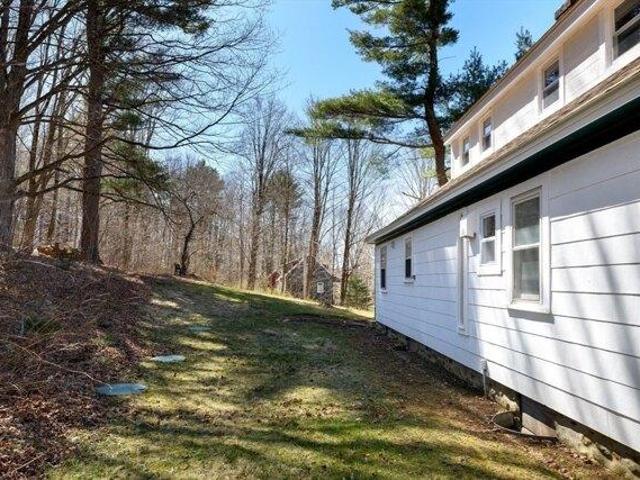 house with 3 bedroom, Brimfield MA ES104789881