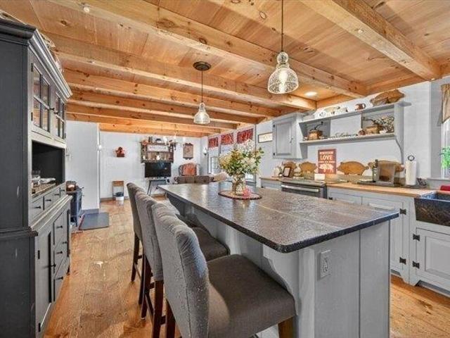 house with 3 bedroom, Brimfield MA ES105256323