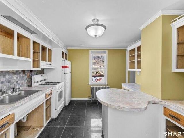 house with 3 bedroom, Bristol CT DLS102064080