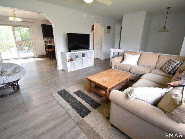 house with 3 bedroom, Bristol CT DLS102343234