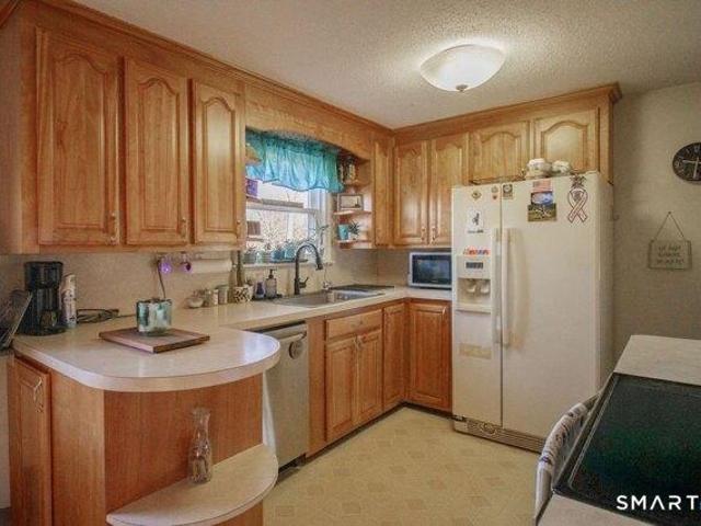 house with 3 bedroom, Bristol CT DLS102446392
