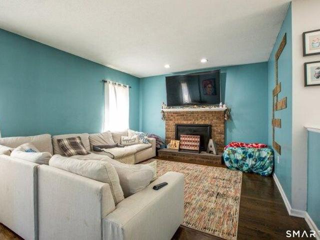 house with 3 bedroom, Bristol CT DS104152589