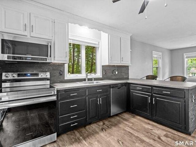 house with 3 bedroom, Bristol CT DS104479382