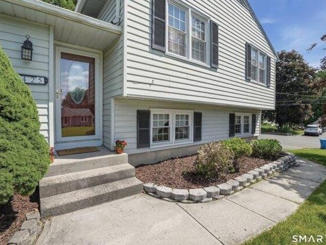 house with 3 bedroom, Bristol CT ES104115103