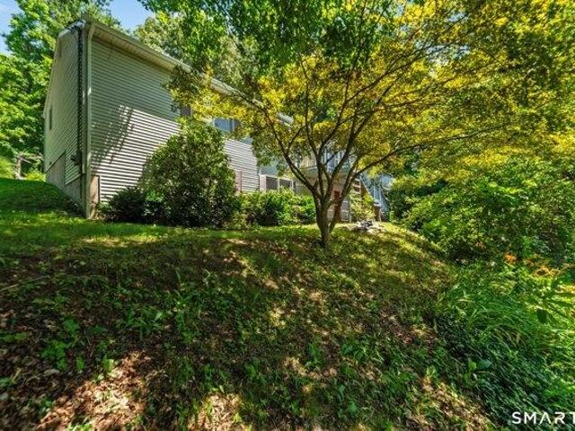 house with 3 bedroom, Bristol CT ES104112060