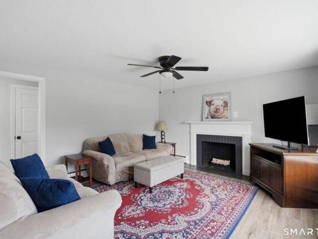 house with 3 bedroom, Bristol CT ES104262902