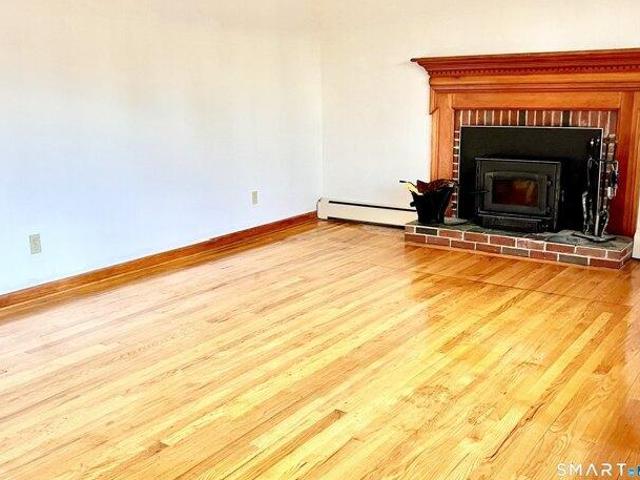 house with 3 bedroom, Bristol CT ES104406565