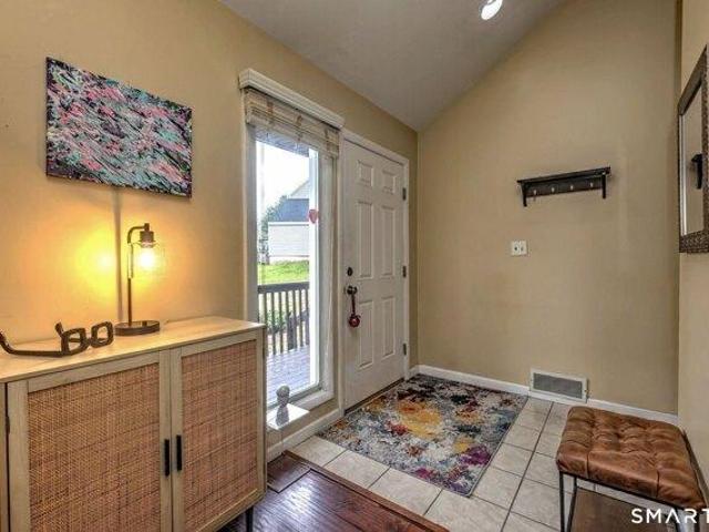 house with 3 bedroom, Bristol CT ES104477763