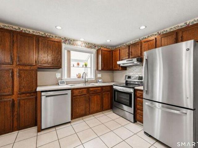 house with 3 bedroom, Bristol CT ES104851313