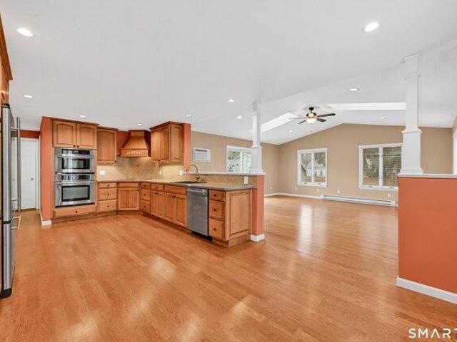 house with 3 bedroom, Bristol CT ES104905933