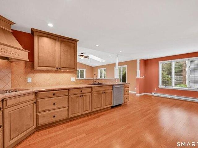 house with 3 bedroom, Bristol CT ES105124133