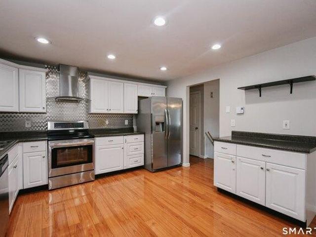 house with 3 bedroom, Bristol CT ES105159539