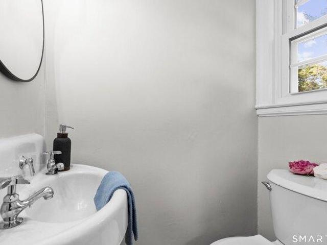 house with 3 bedroom, Bristol CT ES105173253