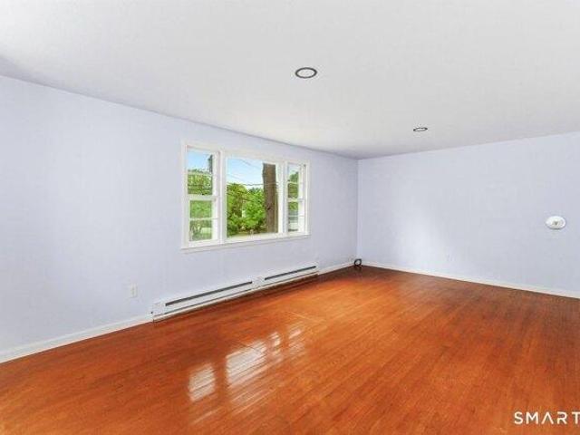house with 3 bedroom, Bristol CT ES105190088