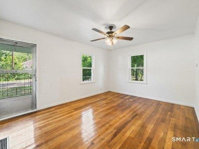 house with 3 bedroom, Bristol CT ES105207004