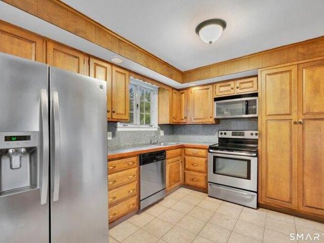house with 3 bedroom, Bristol CT ES103439169