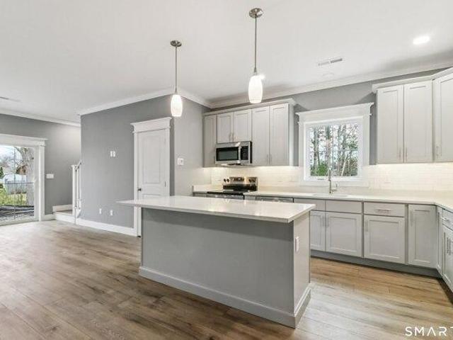 house with 3 bedroom, Bristol CT ES103499355
