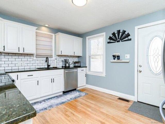 house with 3 bedroom, Bristol CT ES103620396