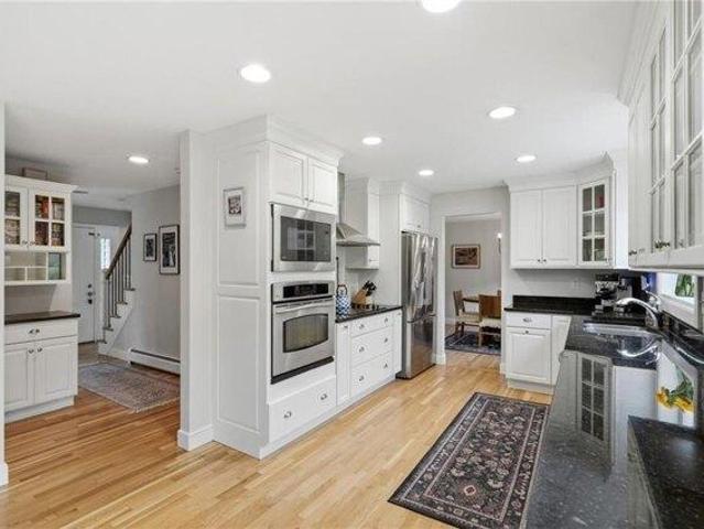 house with 3 bedroom, Bristol RI ES104151447