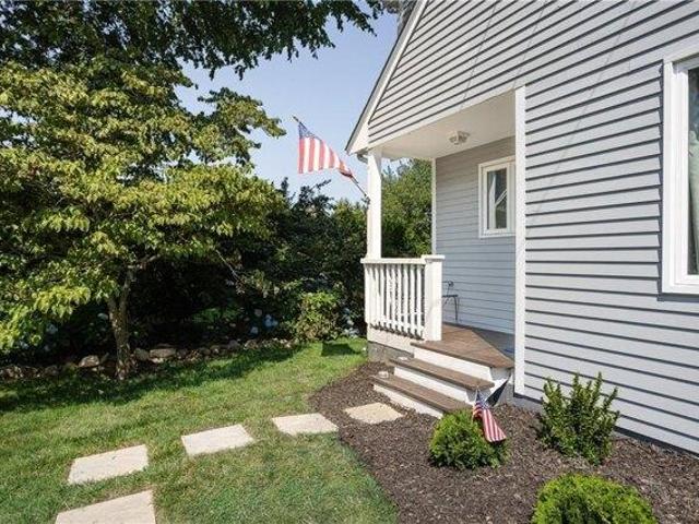 house with 3 bedroom, Bristol RI ES104191985