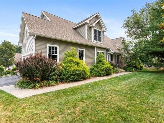 house with 3 bedroom, Bristol RI ES105109599