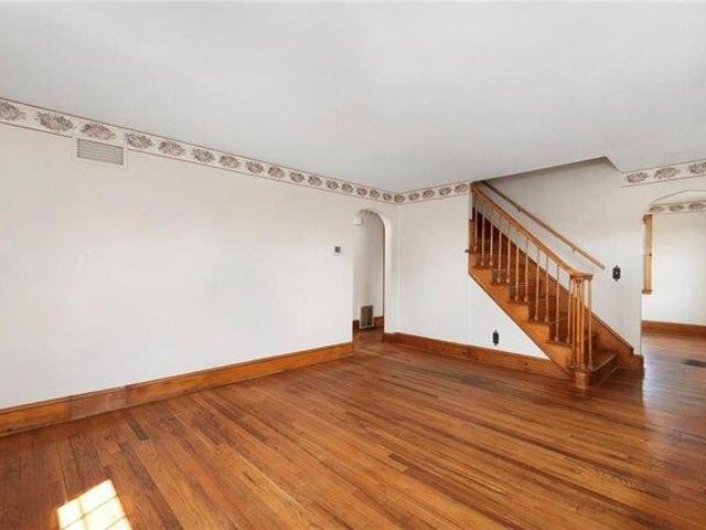 house with 3 bedroom, Bristol RI ES105117026