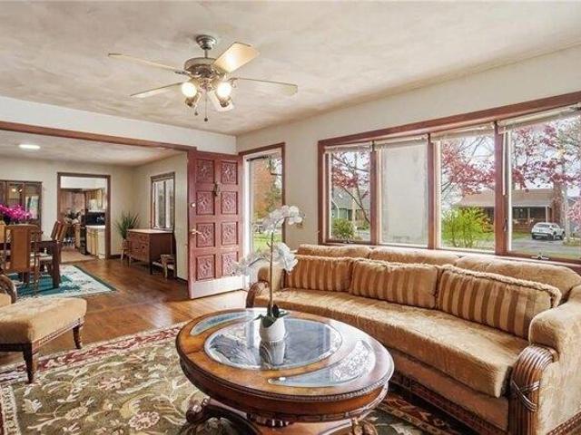house with 3 bedroom, Bristol RI ES105202516