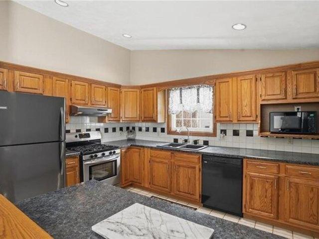 house with 3 bedroom, Bristol RI ES103128221