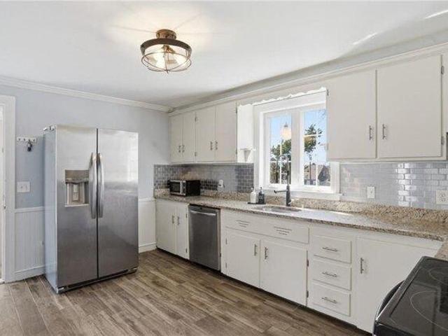 house with 3 bedroom, Bristol RI ES103162601