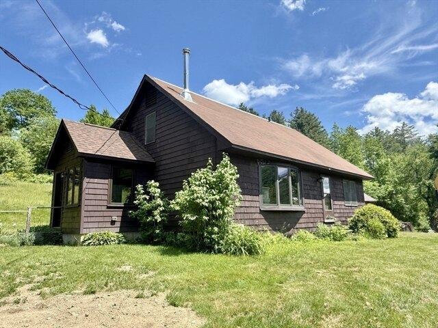 house with 3 bedroom, Buckland MA ES105114403
