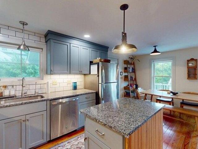 house with 3 bedroom, Buckland MA ES105205152