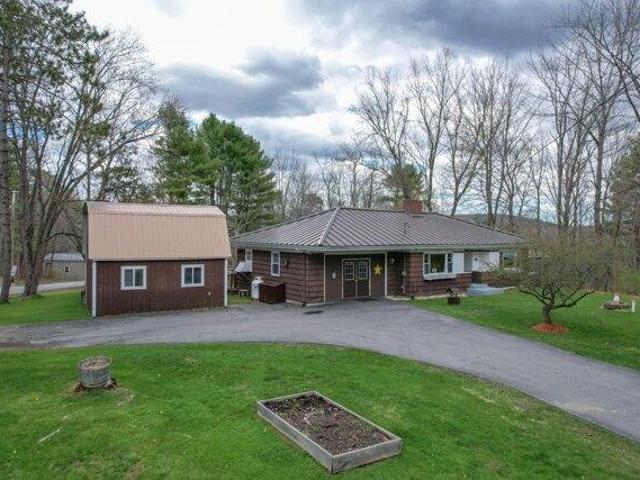 house with 3 bedroom, Bucksport ME ES103190404