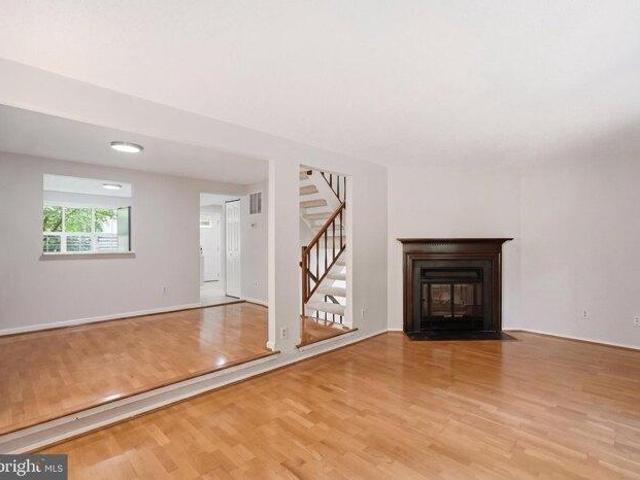 house with 3 bedroom, Burke VA ES103624482