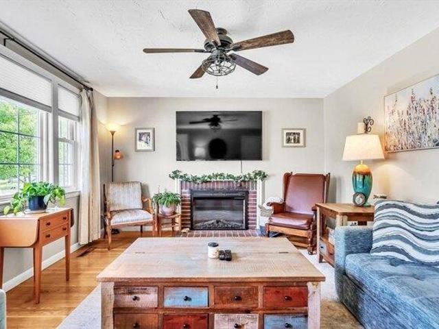 house with 3 bedroom, Burlington MA DLS103100796