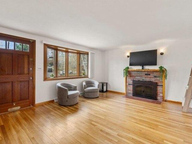 house with 3 bedroom, Burlington MA DS102669197