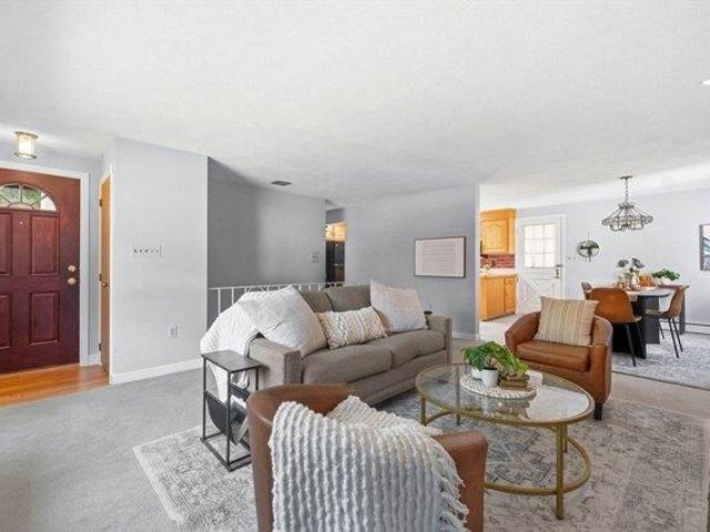 house with 3 bedroom, Burlington MA ES104079025