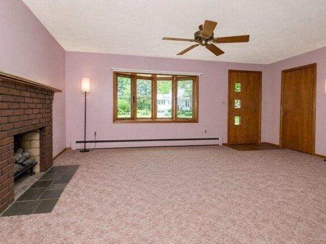 house with 3 bedroom, Burlington MA ES104295889