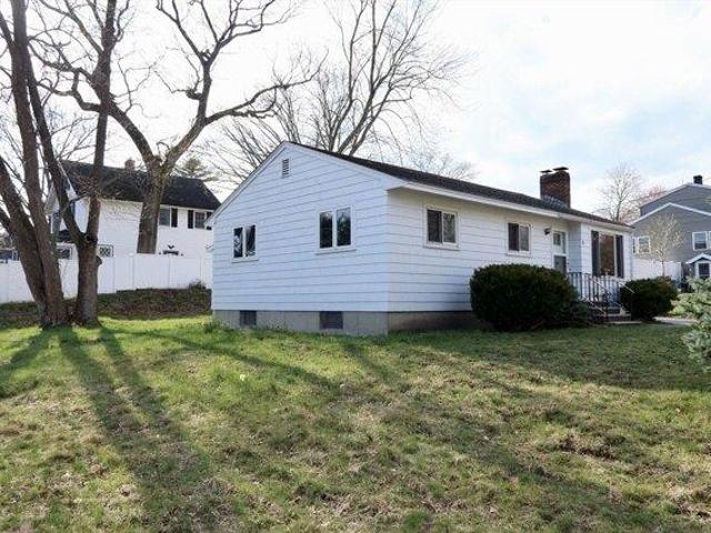 house with 3 bedroom, Burlington MA ES104332214