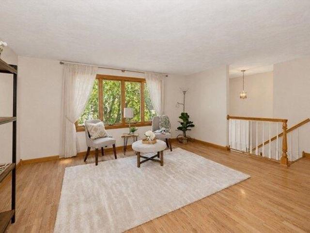 house with 3 bedroom, Burlington MA ES105081598